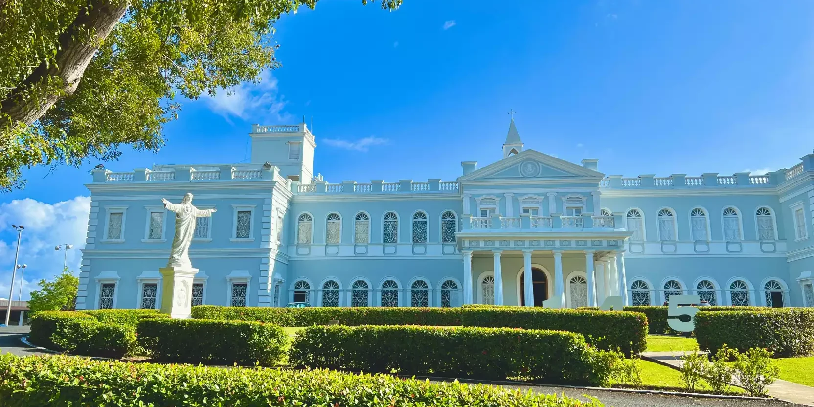 Visit us Transfers - Universidad del Sagrado Corazón